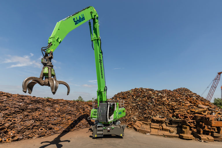 New 40 tonne Sennebogen 830E arrives - Schofield
